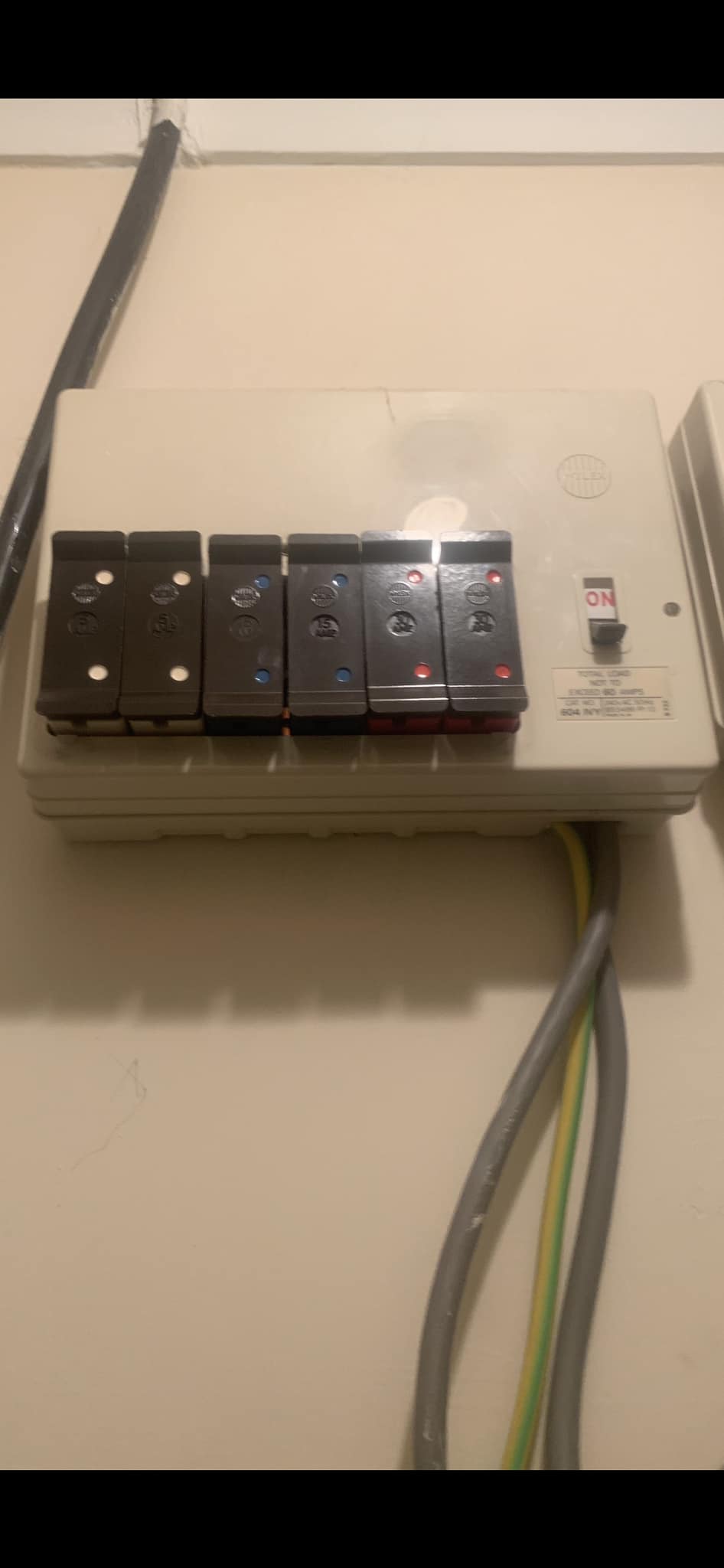 Can I replace a fuse box without rewiring? | Electrician in Bracknell